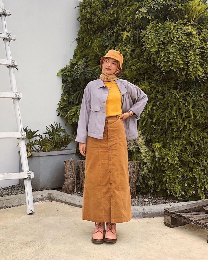 7 Inspirasi Stylish Pakai Bucket Hat Buat Hijabers. Sontek, Yuk ...