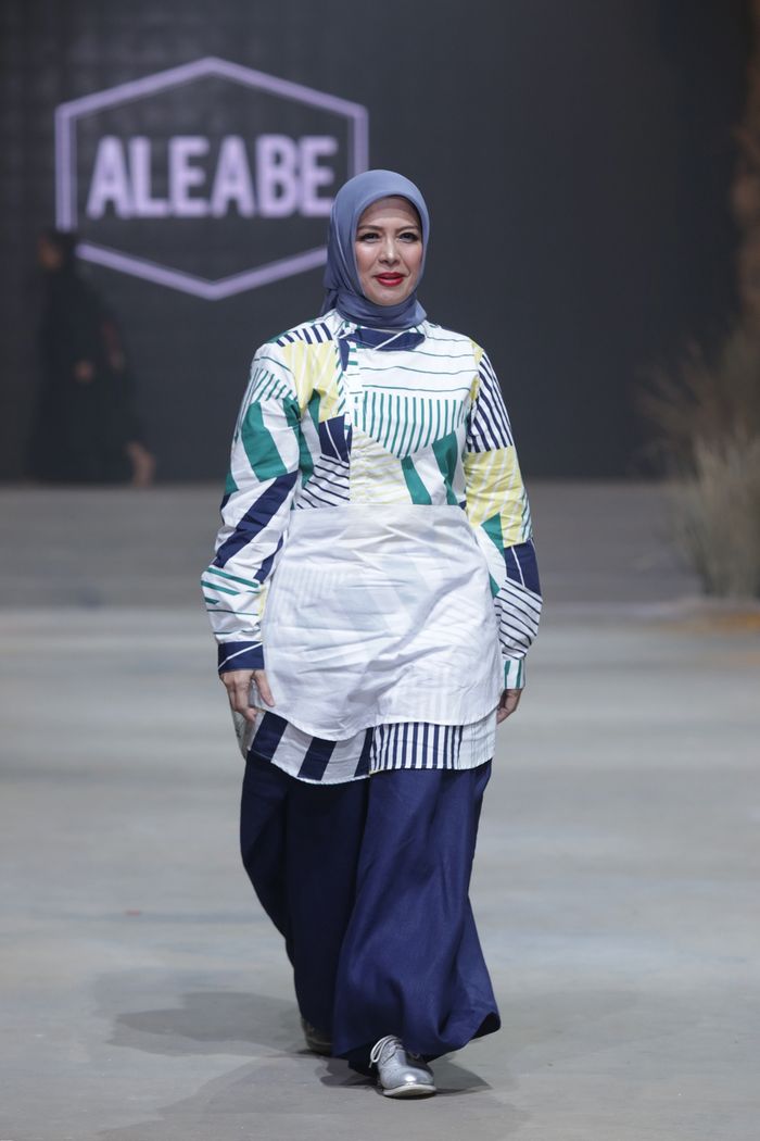 Istri Sandiaga Uno Nur Asia Jadi Muse Fashion Show, Pakai Busana ...