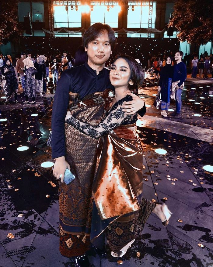 Ayu Tenan! Ini 5 Tampilan Cicit Soekarno Pakai Kebaya & Batik ...