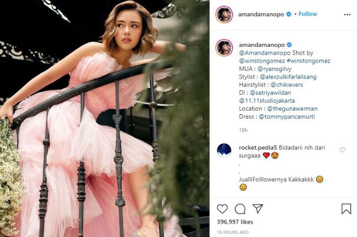 Pamer Foto Memesona di Atas Tangga, Tampilan Amanda Manopo Pakai Gaun ...