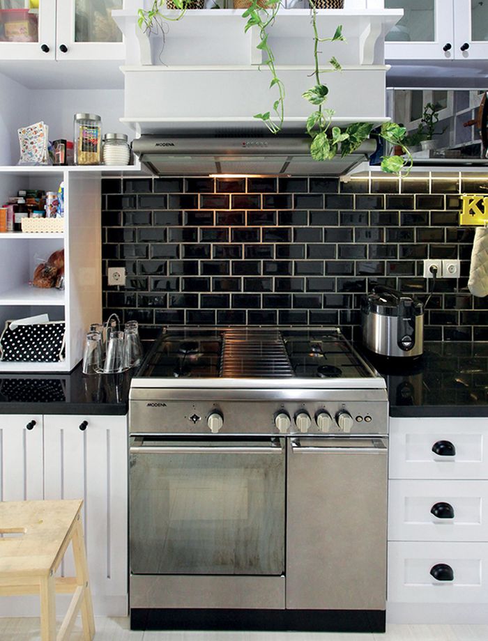 Ini Ragam Desain Backsplash Dapur Eye-Cathing 2020, Subway Tiles Juga ...