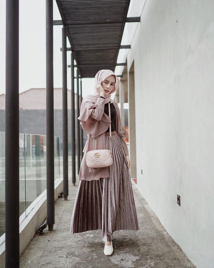 Inspirasi Rok Hijab Kekinian ala Selebgram Hijabers, yuk Contek Gayanya! - Stylo