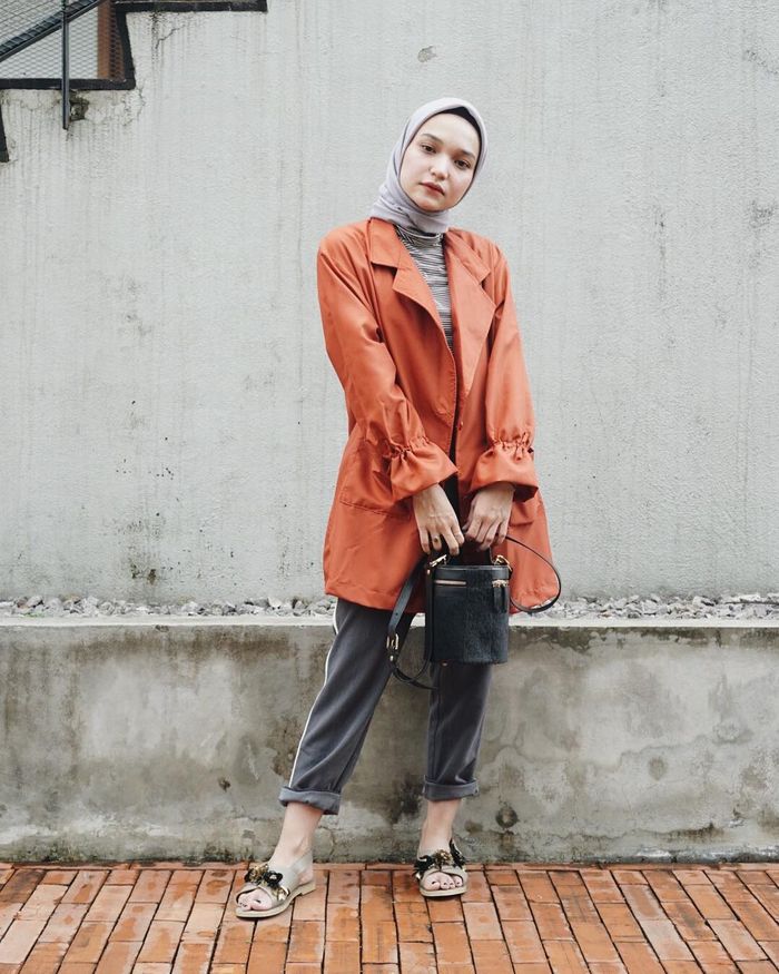 Inspirasi Tampil Modis Pakai Outer Hijab ala Selebgram Soraya Ulfa - Stylo