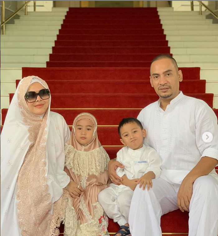 Bukan Orang Sembarang, Ternyata Adik Ipar Syahrini Ini Berprofesi ...
