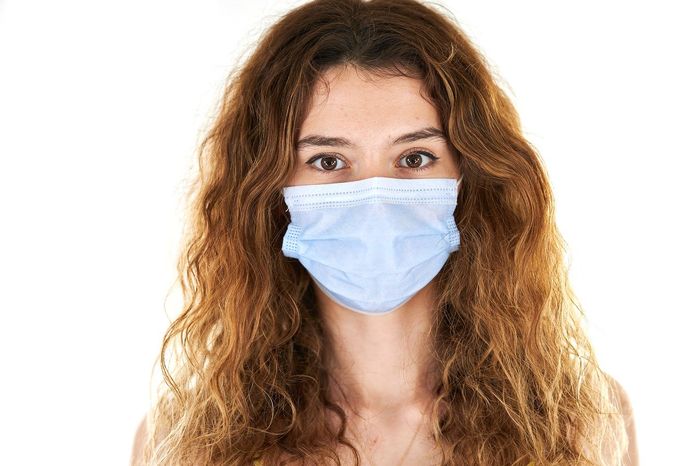 Bisa Berbahaya Ini Sebabnya Harus Gunting Tali Masker Bekas Sebelum