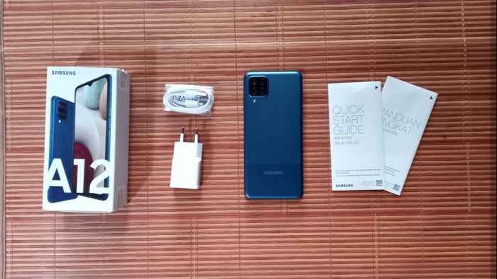 Unboxing Samsung Galaxy A12, HP 2 Jutaan RAM 6GB dan Memori 128GB ...