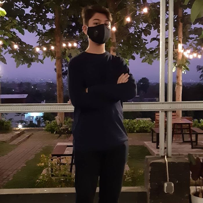 Bikin Pangling, Potret Terbaru Baim Cilik Sukses Curi Perhatian Netizen ...