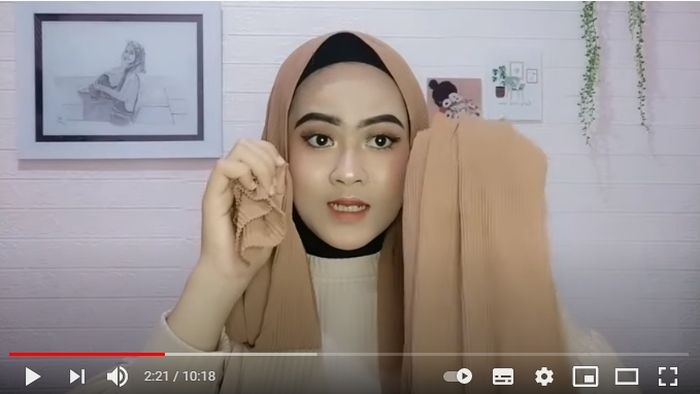Tutorial Hijab Pashmina Plisket Simpel Nan Cantik ala Hijabers Wanda ...
