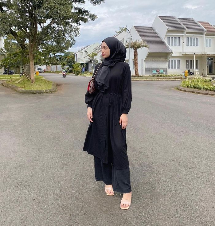 Tren Baju Lebaran 2021: Rekomendasi One Set Muslim Simpel nan Elegan ...