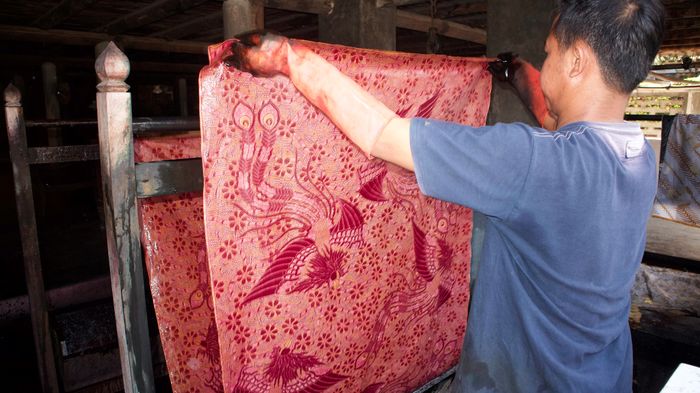 Kelakar Bung Karno dan Ziarah Go Tik Swan Demi ‘Batik Indonesia ...