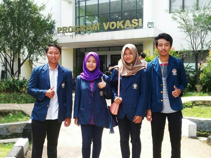 Inilah Arti di Balik Warna-Warna Jas Almamater Kampus di Indonesia ...