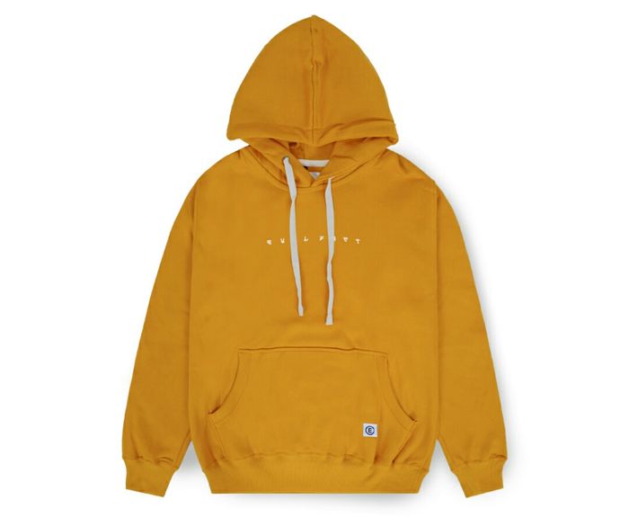 5 Rekomendasi Hoodie Brand Lokal Warna Kuning dengan Harga Terjangkau - Hai