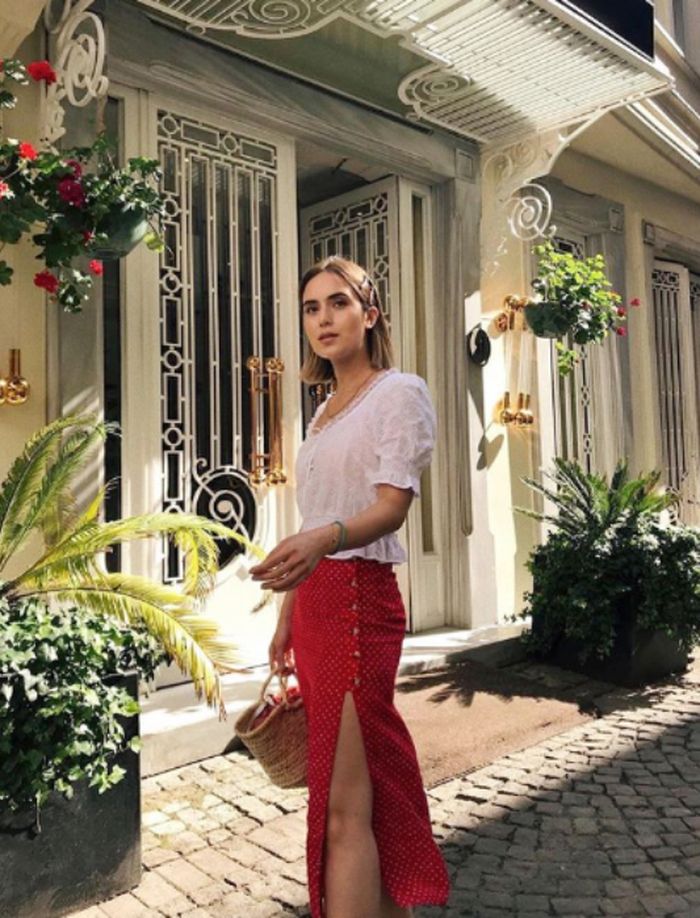 Kece Rayakan Hut Ri 2022 Dengan Ootd Atasan Putih Dan Rok Merah
