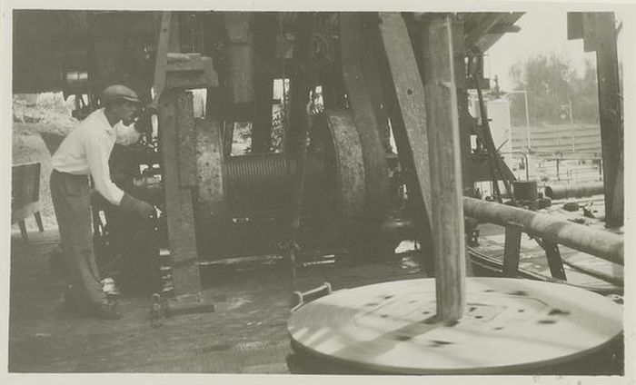 Sejarah Perusahaan Global dalam Eksplorasi Minyak di Hindia Belanda ...