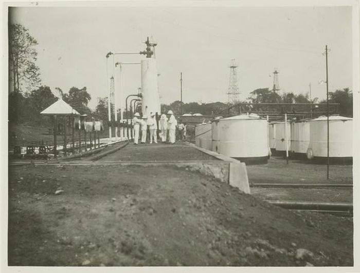 Sejarah Perusahaan Global dalam Eksplorasi Minyak di Hindia Belanda ...