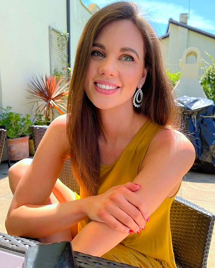 Intip Pesona Wakil Inggris di Miss Supranational 2021, Sophie Dunning ...