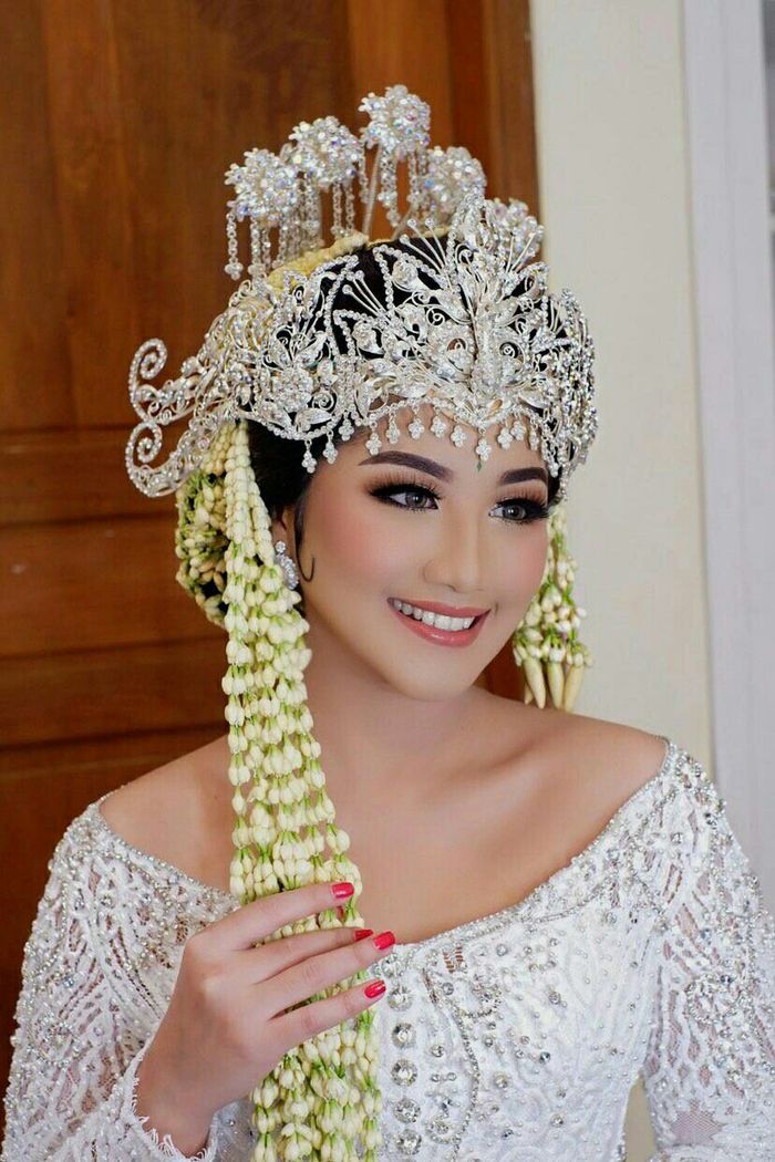 Penampakan Siger Sunda dan Siger Betawi Pada Pengantin, Sekilas Mirip ...