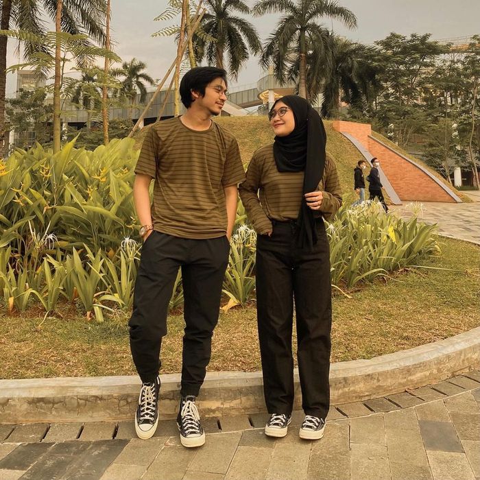 Rekomendasi Kaos Couple ala Astri Syanti dan Pasangan, Bikin Kamu ...
