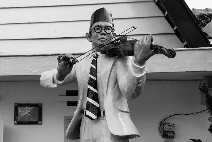 Telusur Akar Musik WR Supratman: Anak Band yang Jadi Seorang Patriotis ...