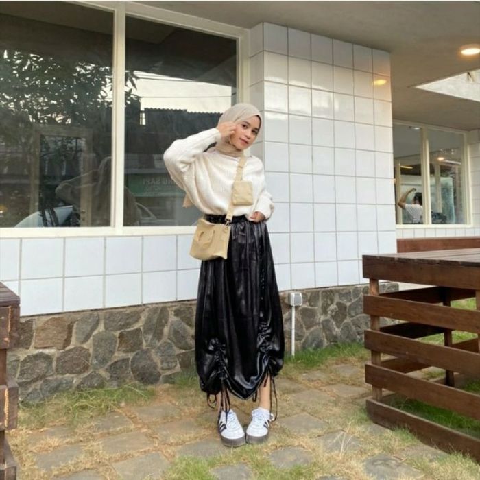 Lagi Ngetren, Ini 5 Model Rok yang Wajib Dimiliki Hijabers Biar Modis ...