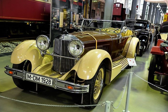 Sejarah Asal-usul Mobil Pertama di Indonesia, Peradabannya Dimulai ...