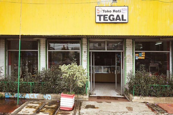 Rekomendasi Toko Roti Legendaris di Jakarta yang Wajib Dikunjungi ...