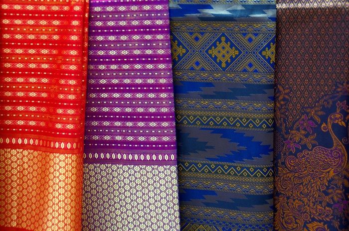 Mengenal Pakaian Adat Riau, Jenis-Jenisnya dan Keunikannya - Semua ...