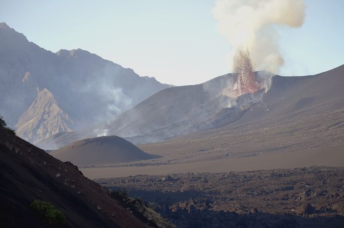 Mengenal Fenomena Vulkanisme: Tipe-Tipe Letusan Gunung Berapi - Semua ...