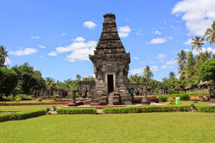 Bagaimana Suasana Tumbuhan Zaman Kerajaan? Relief Candi Merekamnya ...