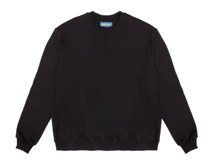 5 Rekomendasi Crewneck Brand Lokal Warna Hitam Polos di Bawah 200 Ribu ...