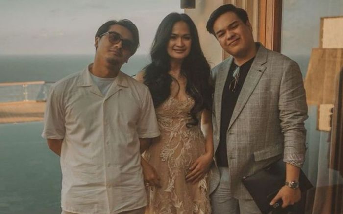 Pantas Saja Berhasil Luluhkan Hati Donna Harun Hingga Jadi Ayah Tiri ...