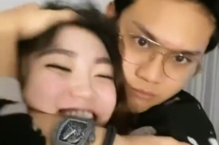 Mau Pakai Baju Orange Kok Ngajak-ngajak?, Vanessa Khong Tiba-tiba Minta ... Mau Pakai Baju Orange Kok Ngajak-ngajak?, Vanessa Khong Tiba-tiba Minta ...