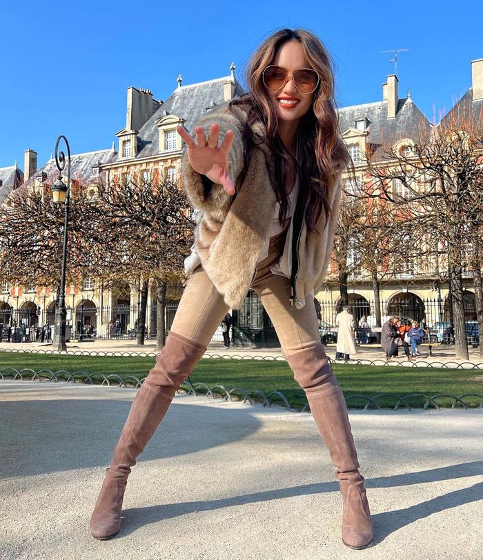 Asyik Syuting Series Terbaru di Kota Paris, Intip Berbagai OOTD Cinta ...