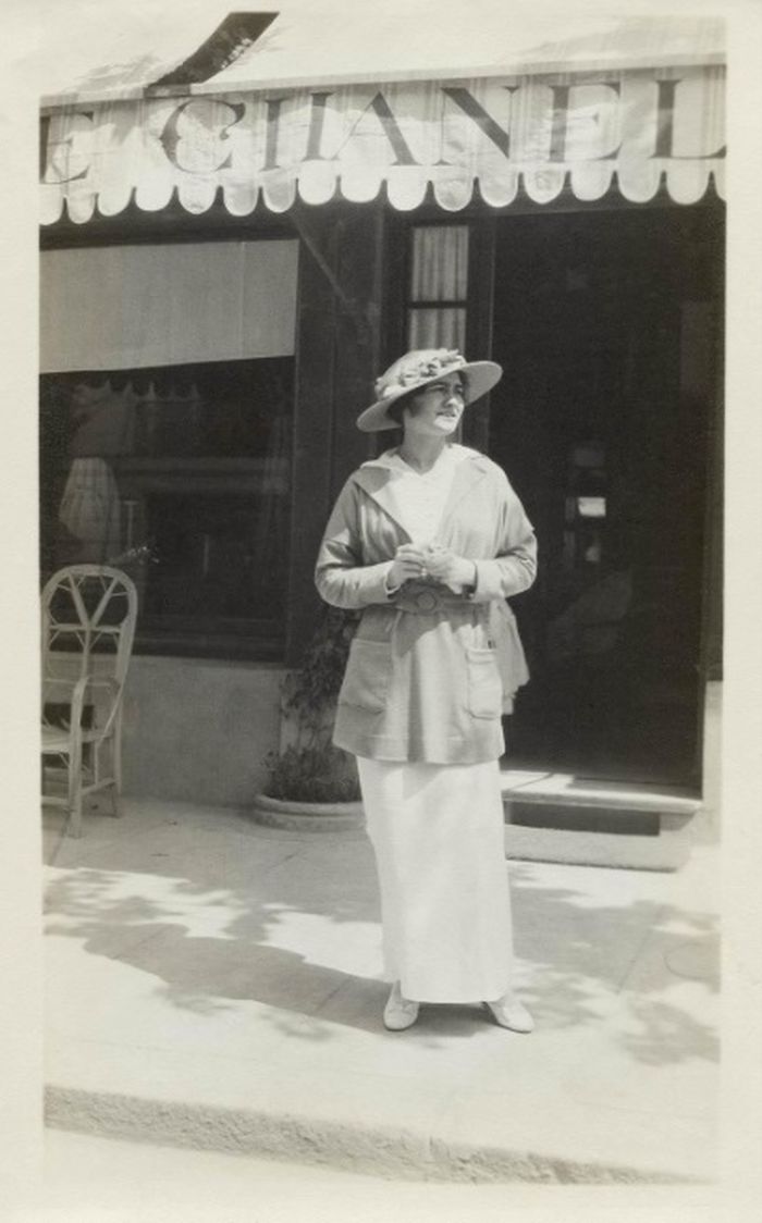 Begini Sejarah Berdirinya Brand Fashion Dunia, Chanel by Coco Chanel ...