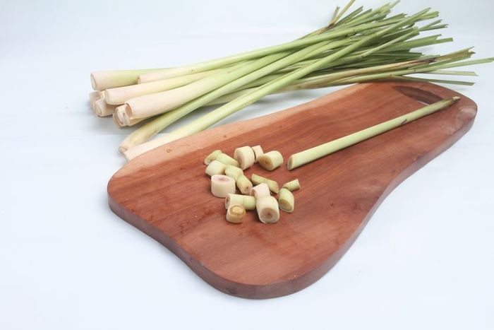 Cuma Modal 4 Batang Serai Yang Digeprek, Uban Di Kelapa Hilang Sampai ...