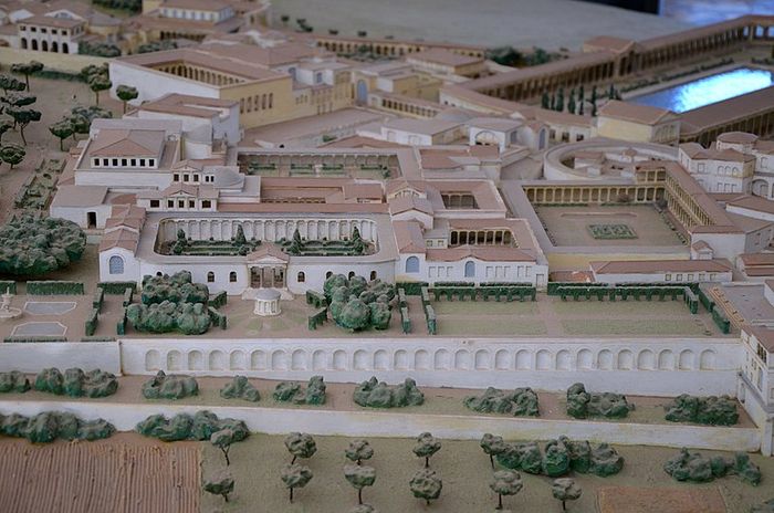 Melihat Kediaman Kaisar Hadrian yang Luasnya Melebihi Kota Pompeii ...