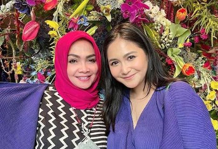 Pontang-panting Peras Keringat Asuh Dua Anak Seorang Diri, Rieta Amilia ...