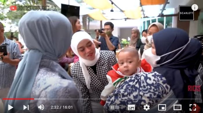 Bak Sentil Netizen yang Hina Fisik Baby L, Ria Ricis Malah Puji Paras ...