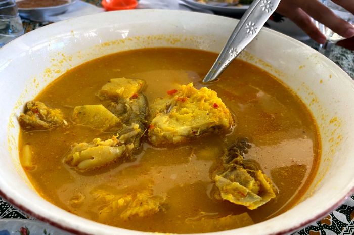Mencicipi Gangan dan Ikan Ilak Bakar Kuliner Khas Belitung Ditemani ...