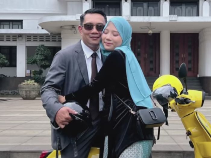 Sekelas Anak Gubernur, Lihat Penampilan Sederhana Zara Putri Ridwan ...