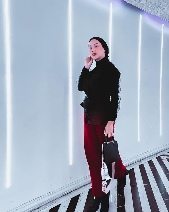 5 Inspirasi OOTD Hijab Cewek Mamba dari yang Chic Hingga Elegan ...