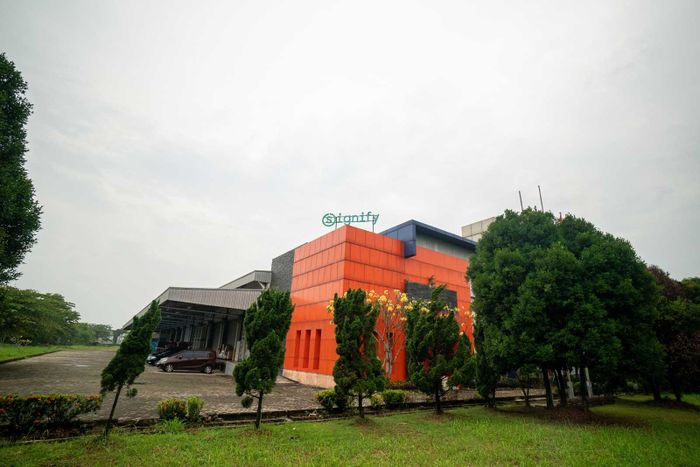 Signify Meresmikan Pabrik Luminer Cetak 3D di Tangerang, Demi ...