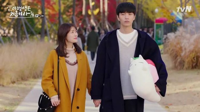 Sinopsis Drakor Because This Is My First Life yang Dibintangi Jung So ...
