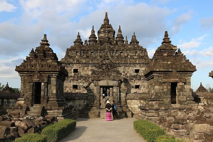 10 Candi Peninggalan Kerajaan Budha, Simak Selengkapnya Berikut Ini ...