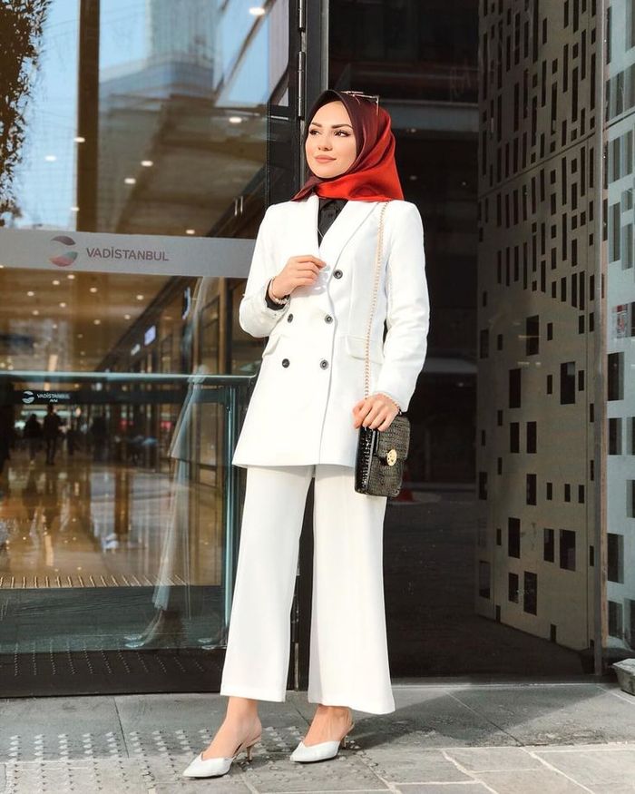 7 Ide Outfit Hijab Nuansa Merah Putih Modis Buat Rayakan HUT RI ke-77 ...