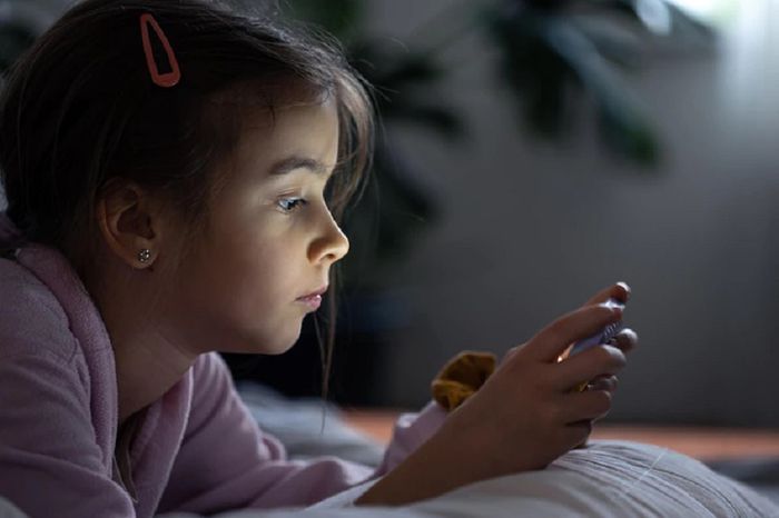 6 Bahaya Main Ponsel Sebelum Tidur, Salah Satunya Sebabkan Kualitas Tidur Terganggu - Semua ...