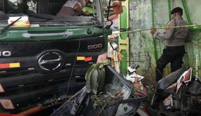 Bukan Ngantuk Penyebab Kecelakaan Maut Truk Trailer Di Bekasi Ternyata