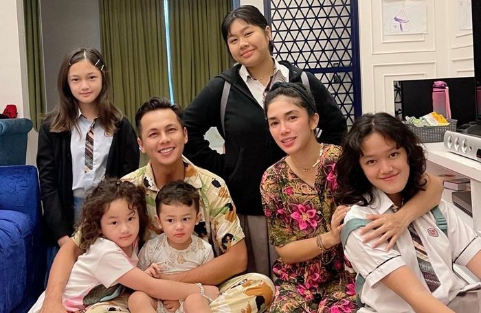 Pantas Andhika Pratama Tak Mampu Berpaling, Diam-diam Ussy Sulistiawaty ...