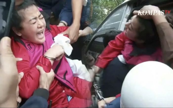 3 Aib Ayah Hasnaeni Wanita Emas, Ditiru Sang Anak Sampai Foto Sosoknya ...