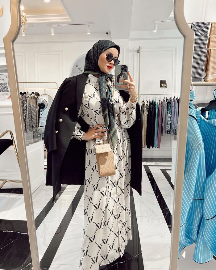 Olla Ramlan Padukan Hijab dengan Pemakaian Celana Ketat, Penampilannya ...